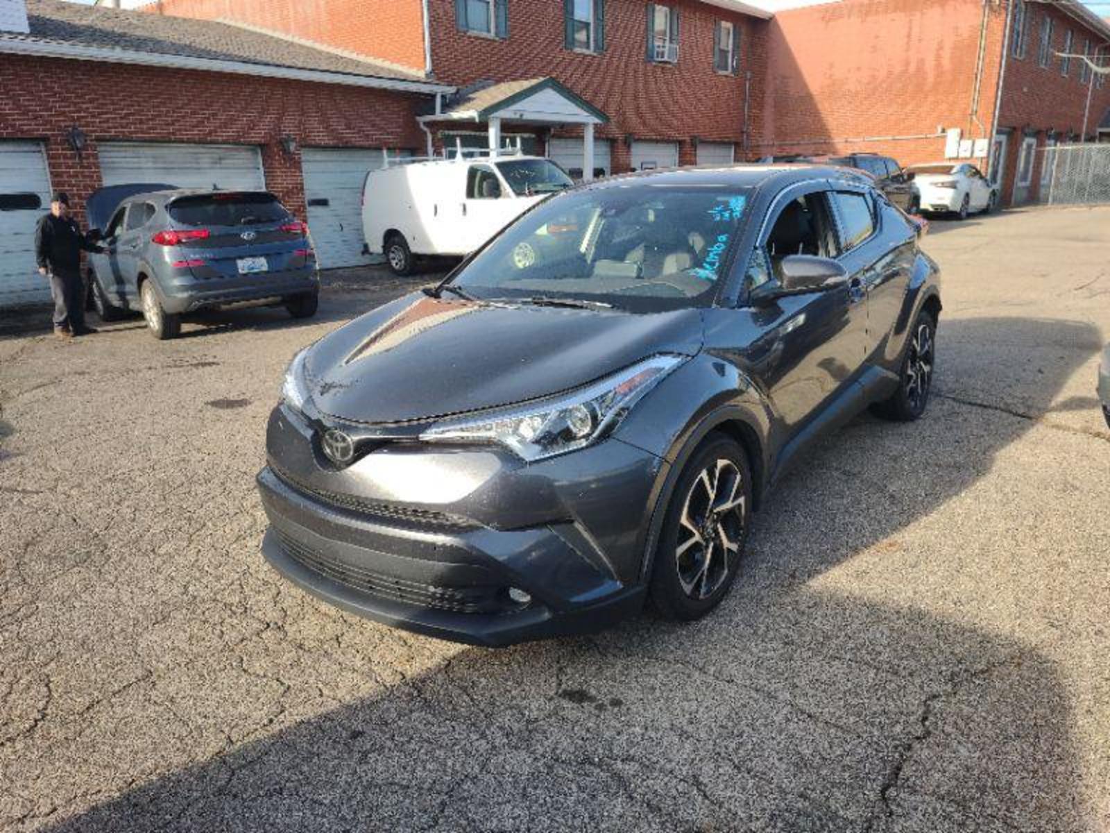 2019 Toyota C-HR LIMITED || American Auto Ventures